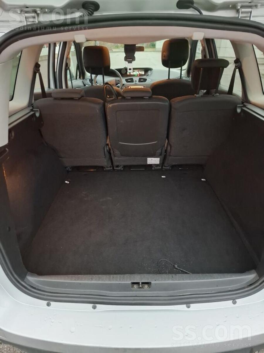 Renault Grand Scenic 2013 Rīga, ar dzinēja tilpumu 1.50 L un nobraukumu 272 tūkst. km par 2900 €, foto 8 vietnē AUTOMOTO.COM.LV