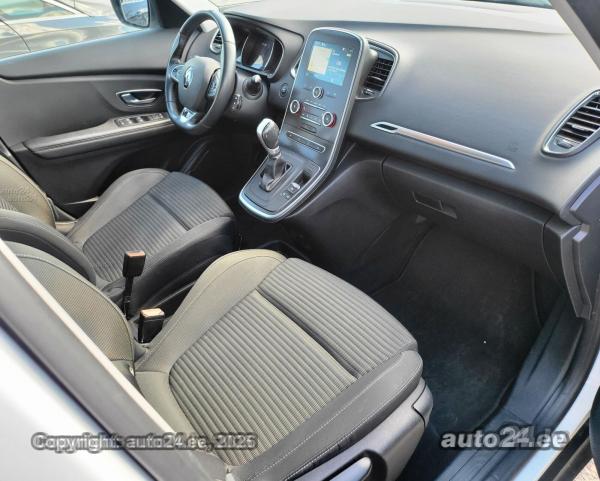White Renault Grand Scenic 2019 in Tallinn, with an engine capacity of 1.70 L and mileage of 271 thousand km for 6990 €, photo 6 on AUTOMOTO.COM.LV