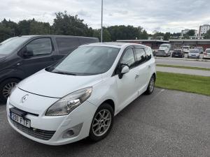 Balts Renault Grand Scenic 2009 Pērnava, ar dzinēja tilpumu 2.00 L un nobraukumu 249 tūkst. km par 3800 €, foto 5 vietnē AUTOMOTO.COM.LV