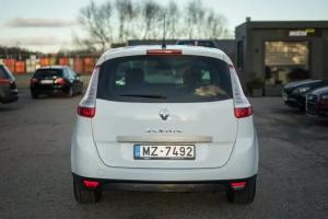 Balts Renault Grand Scenic 2010 Liepāja, ar dzinēja tilpumu 2.00 L un nobraukumu 239 tūkst. km par 6350 €, foto 4 vietnē AUTOMOTO.COM.LV