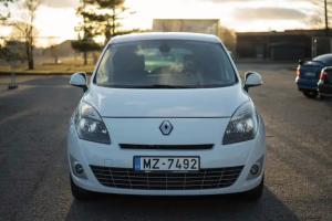 Balts Renault Grand Scenic 2010 Liepāja, ar dzinēja tilpumu 2.00 L un nobraukumu 239 tūkst. km par 6350 €, foto 7 vietnē AUTOMOTO.COM.LV
