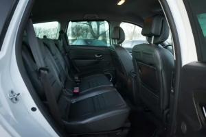 Balts Renault Grand Scenic 2010 Liepāja, ar dzinēja tilpumu 2.00 L un nobraukumu 239 tūkst. km par 6350 €, foto 12 vietnē AUTOMOTO.COM.LV