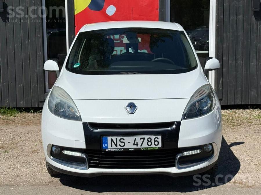 White Renault Grand Scenic 2012 in Riga, with an engine capacity of 1.50 L and mileage of 311 thousand km for 2490 €, photo 3 on AUTOMOTO.COM.LV