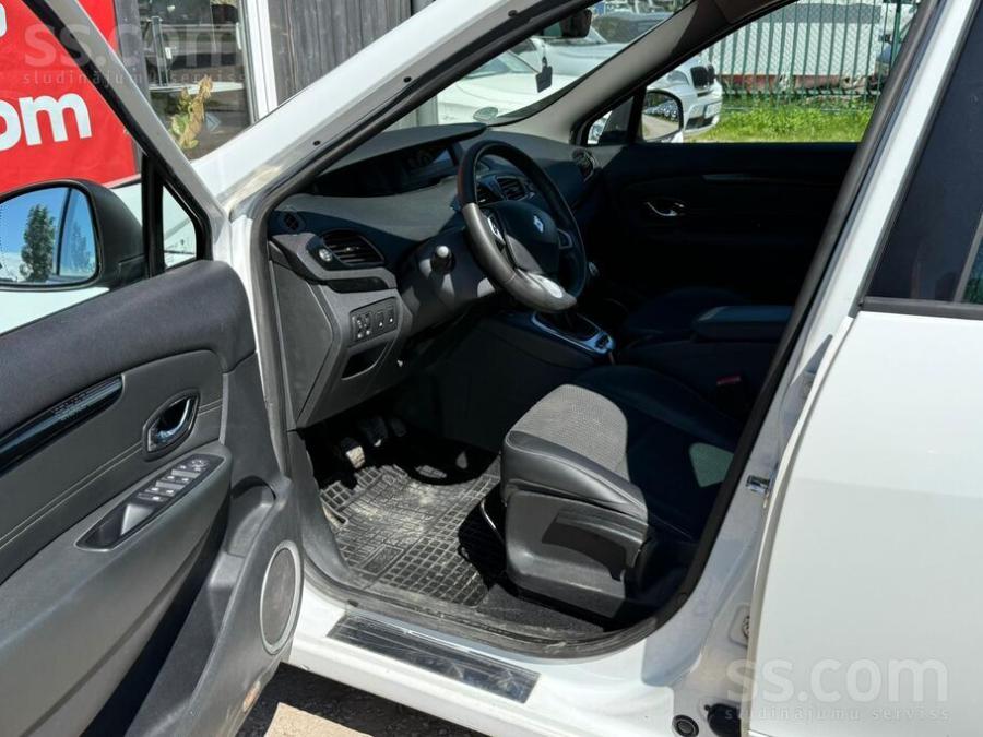White Renault Grand Scenic 2012 in Riga, with an engine capacity of 1.50 L and mileage of 311 thousand km for 2490 €, photo 10 on AUTOMOTO.COM.LV