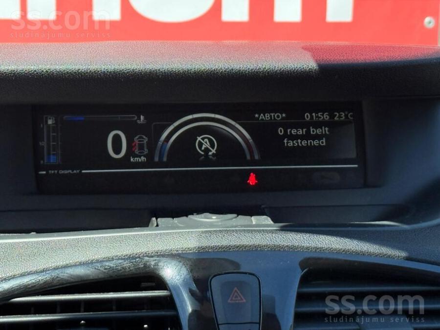 White Renault Grand Scenic 2012 in Riga, with an engine capacity of 1.50 L and mileage of 311 thousand km for 2490 €, photo 13 on AUTOMOTO.COM.LV