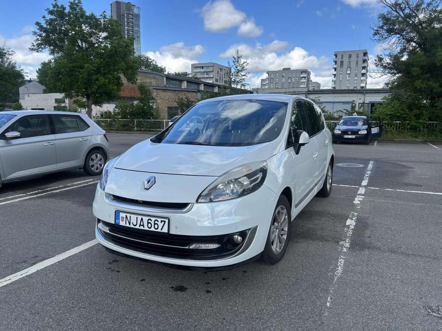 White Renault Grand Scenic 2012 in Vilnius, with an engine capacity of 1.60 L and mileage of 254 thousand km for 2600 €, photo 1 on AUTOMOTO.COM.LV