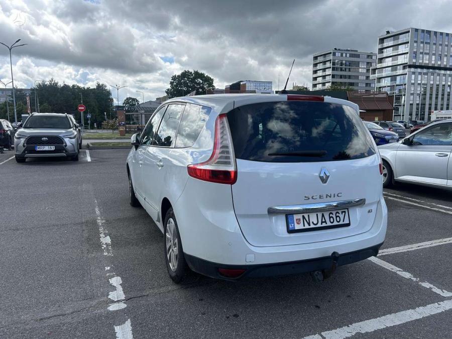White Renault Grand Scenic 2012 in Vilnius, with an engine capacity of 1.60 L and mileage of 254 thousand km for 2600 €, photo 4 on AUTOMOTO.COM.LV