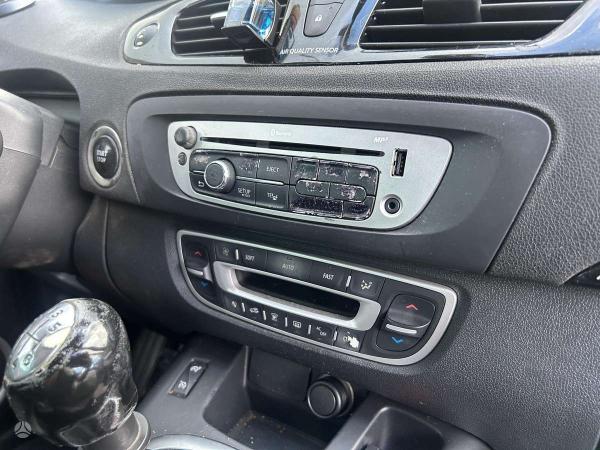Balts Renault Grand Scenic 2012 Viļņa, ar dzinēja tilpumu 1.60 L un nobraukumu 254 tūkst. km par 2600 €, foto 7 vietnē AUTOMOTO.COM.LV