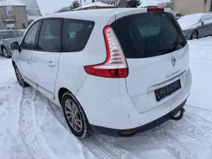 White Renault Grand Scenic 2013 in Taurage, with an engine capacity of 1.46 L and mileage of 270 thousand km for 3500 €, photo 7 on AUTOMOTO.COM.LV