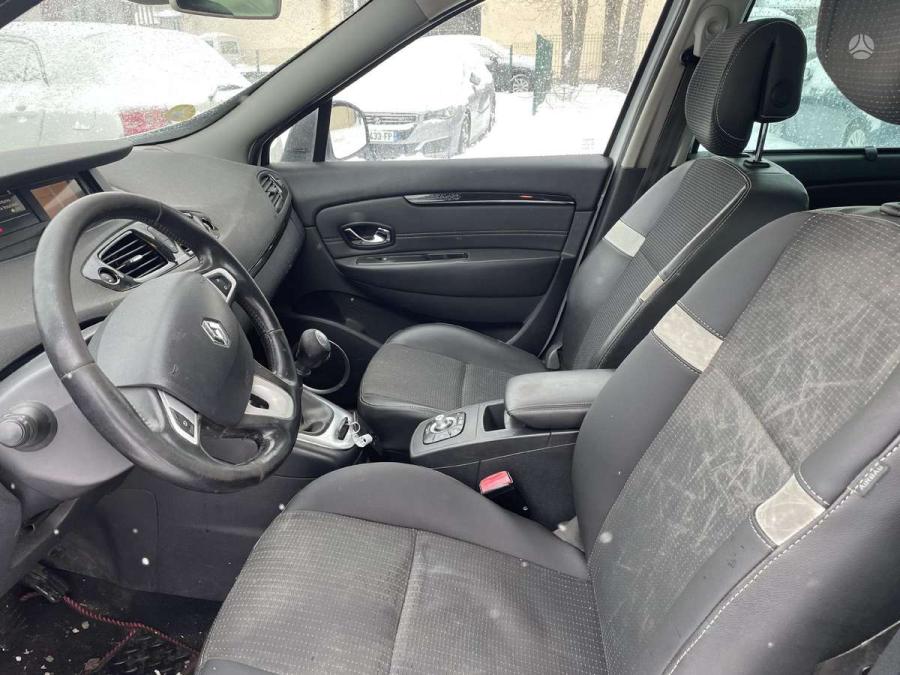 White Renault Grand Scenic 2013 in Taurage, with an engine capacity of 1.46 L and mileage of 270 thousand km for 3500 €, photo 10 on AUTOMOTO.COM.LV