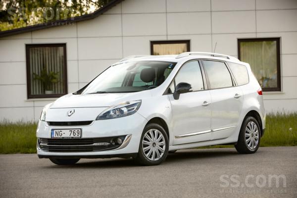 White Renault Grand Scenic 2013 in Jelgava, with an engine capacity of 1.50 L and mileage of 260 thousand km for 4999 €, photo 1 on AUTOMOTO.COM.LV