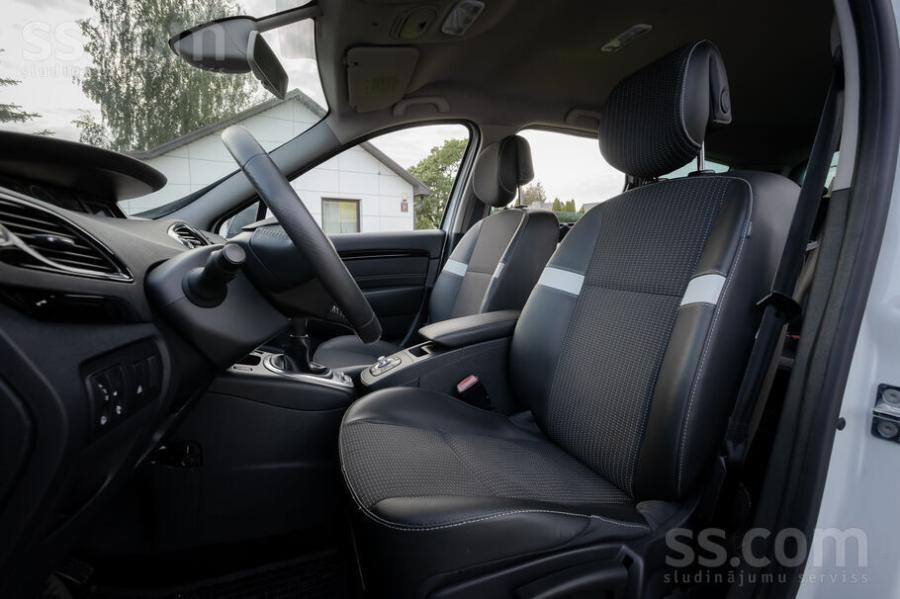 Balts Renault Grand Scenic 2013 Jelgava, ar dzinēja tilpumu 1.50 L un nobraukumu 260 tūkst. km par 4999 €, foto 13 vietnē AUTOMOTO.COM.LV