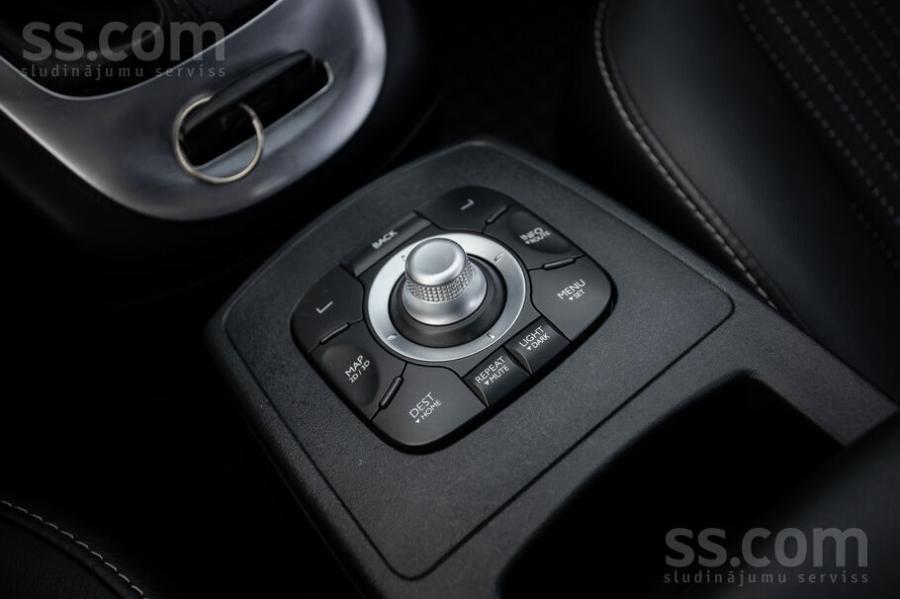 Balts Renault Grand Scenic 2013 Jelgava, ar dzinēja tilpumu 1.50 L un nobraukumu 260 tūkst. km par 4999 €, foto 16 vietnē AUTOMOTO.COM.LV