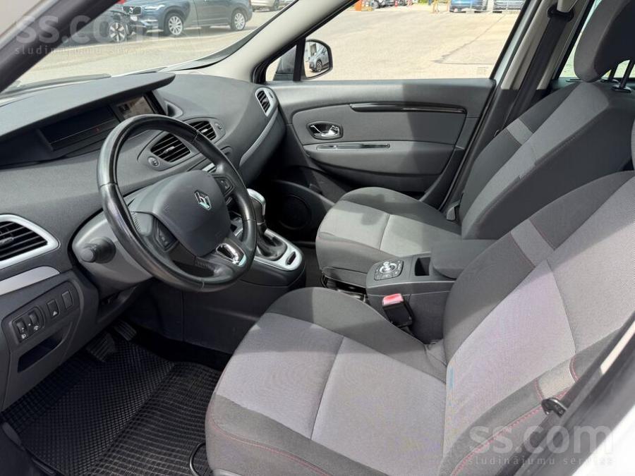 White Renault Grand Scenic 2013 in Riga, with an engine capacity of 1.50 L and mileage of 273 thousand km for 3890 €, photo 7 on AUTOMOTO.COM.LV