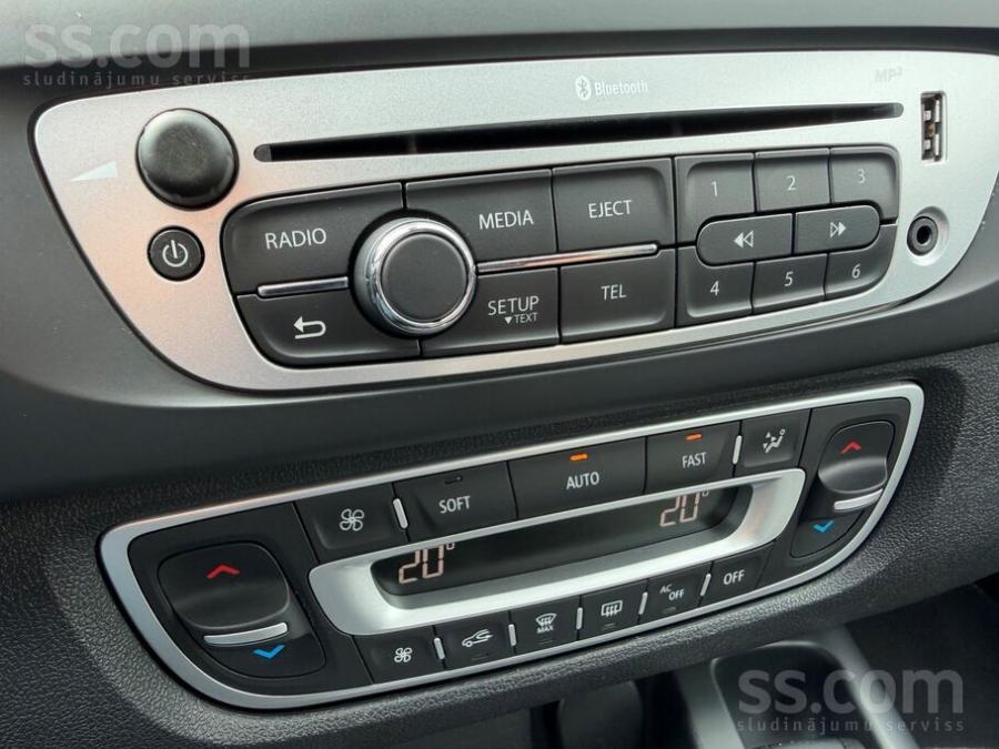 White Renault Grand Scenic 2013 in Riga, with an engine capacity of 1.50 L and mileage of 273 thousand km for 3890 €, photo 12 on AUTOMOTO.COM.LV