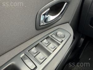White Renault Grand Scenic 2013 in Riga, with an engine capacity of 1.50 L and mileage of 273 thousand km for 3890 €, photo 16 on AUTOMOTO.COM.LV