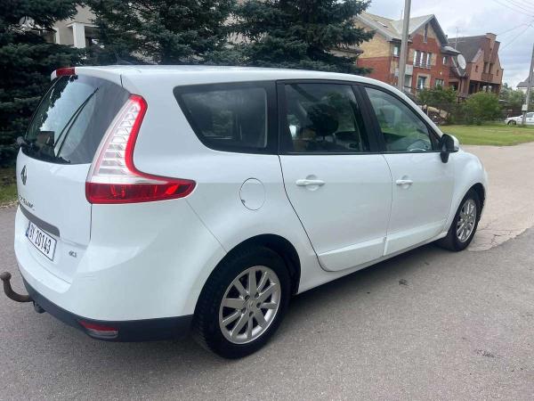 Balts Renault Grand Scenic 2013 Šauļi, ar dzinēja tilpumu 1.46 L un nobraukumu 260 tūkst. km par 2695 €, foto 4 vietnē AUTOMOTO.COM.LV