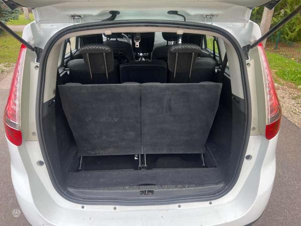 Balts Renault Grand Scenic 2013 Šauļi, ar dzinēja tilpumu 1.46 L un nobraukumu 260 tūkst. km par 2695 €, foto 9 vietnē AUTOMOTO.COM.LV