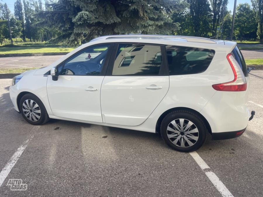 White Renault Grand Scenic 2014 in Kaunas, with an engine capacity of 1.60 L and mileage of 330 thousand km for 4300 €, photo 3 on AUTOMOTO.COM.LV