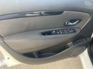 White Renault Grand Scenic 2014 in Kaunas, with an engine capacity of 1.60 L and mileage of 330 thousand km for 4300 €, photo 15 on AUTOMOTO.COM.LV