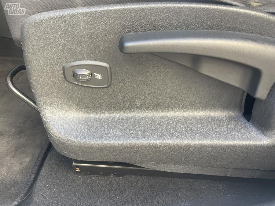 White Renault Grand Scenic 2014 in Kaunas, with an engine capacity of 1.60 L and mileage of 330 thousand km for 4300 €, photo 16 on AUTOMOTO.COM.LV