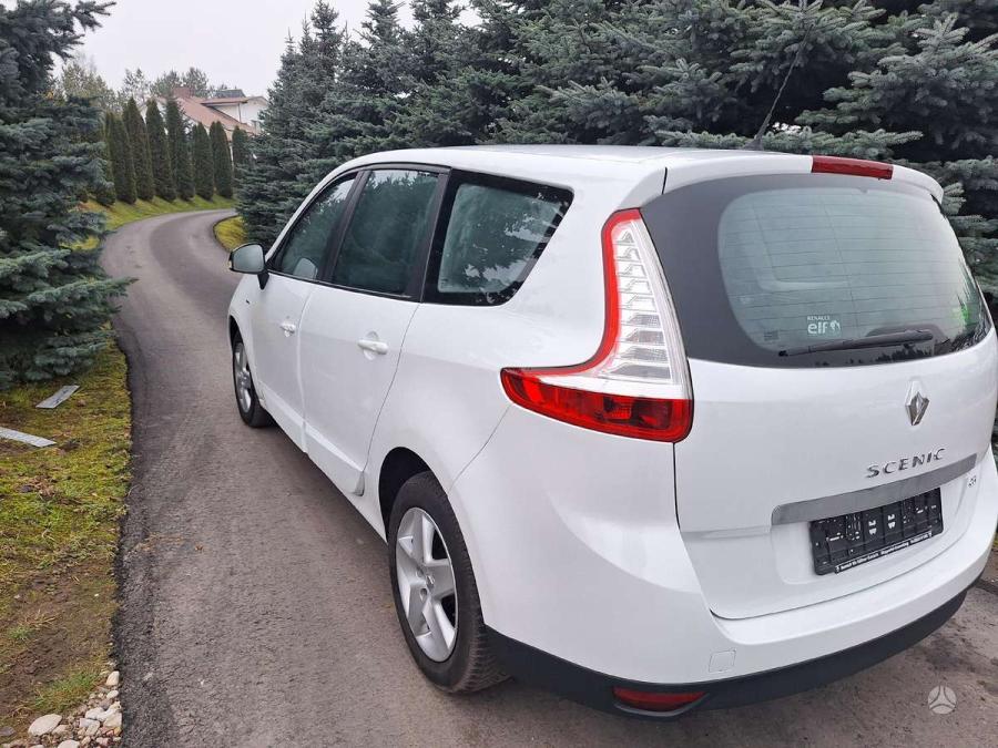 White Renault Grand Scenic 2015 in Utena, with an engine capacity of 1.46 L and mileage of 199 thousand km for 4650 €, photo 4 on AUTOMOTO.COM.LV