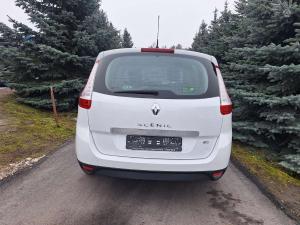 White Renault Grand Scenic 2015 in Utena, with an engine capacity of 1.46 L and mileage of 199 thousand km for 4650 €, photo 5 on AUTOMOTO.COM.LV