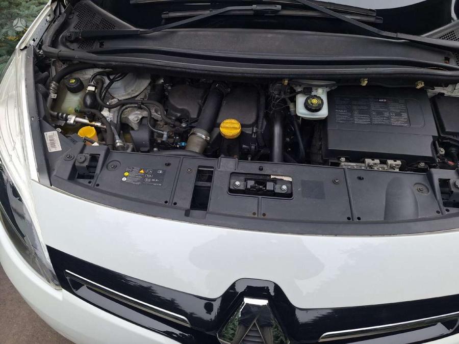 White Renault Grand Scenic 2015 in Utena, with an engine capacity of 1.46 L and mileage of 199 thousand km for 4650 €, photo 13 on AUTOMOTO.COM.LV