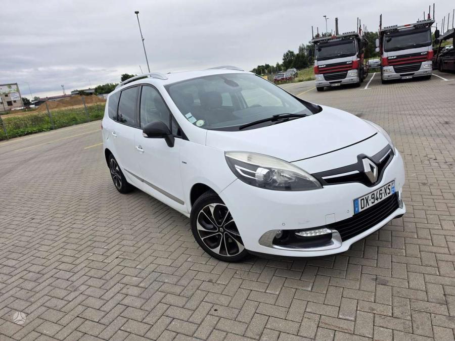 White Renault Grand Scenic 2015 in Taurage, with an engine capacity of 1.46 L and mileage of 235 thousand km for 4200 €, photo 3 on AUTOMOTO.COM.LV