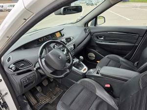 White Renault Grand Scenic 2015 in Taurage, with an engine capacity of 1.46 L and mileage of 235 thousand km for 4200 €, photo 10 on AUTOMOTO.COM.LV