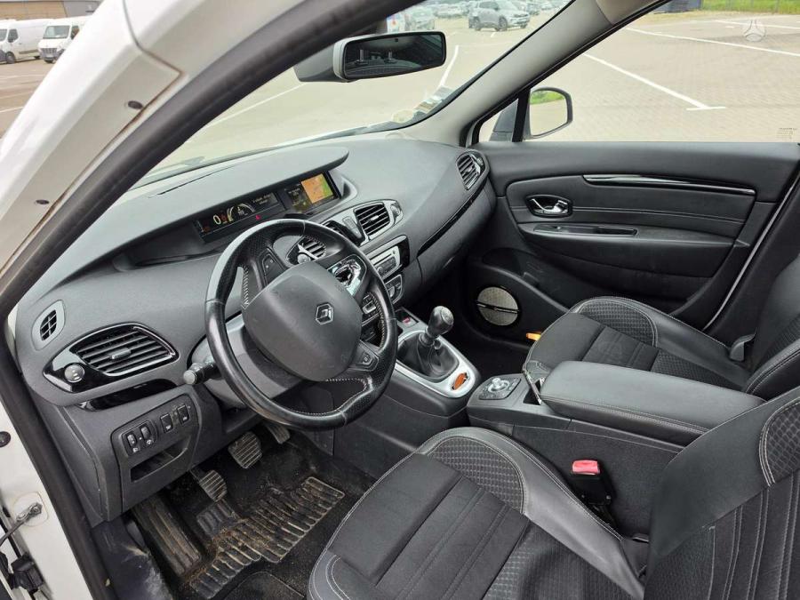 White Renault Grand Scenic 2015 in Taurage, with an engine capacity of 1.46 L and mileage of 235 thousand km for 4200 €, photo 10 on AUTOMOTO.COM.LV