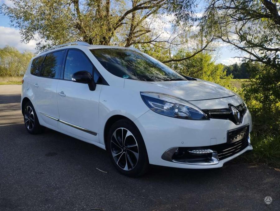 White Renault Grand Scenic 2015 in Kaunas, with an engine capacity of 1.60 L and mileage of 240 thousand km for 4950 €, photo 4 on AUTOMOTO.COM.LV