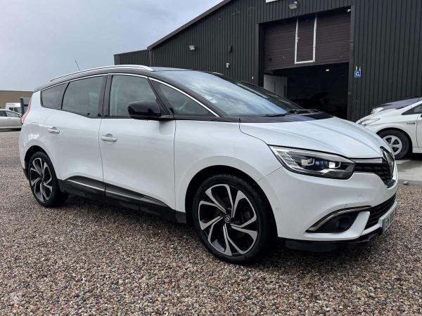 White Renault Grand Scenic 2016 in Kaunas, with an engine capacity of 1.60 L and mileage of 180 thousand km for 7250 €, photo 6 on AUTOMOTO.COM.LV