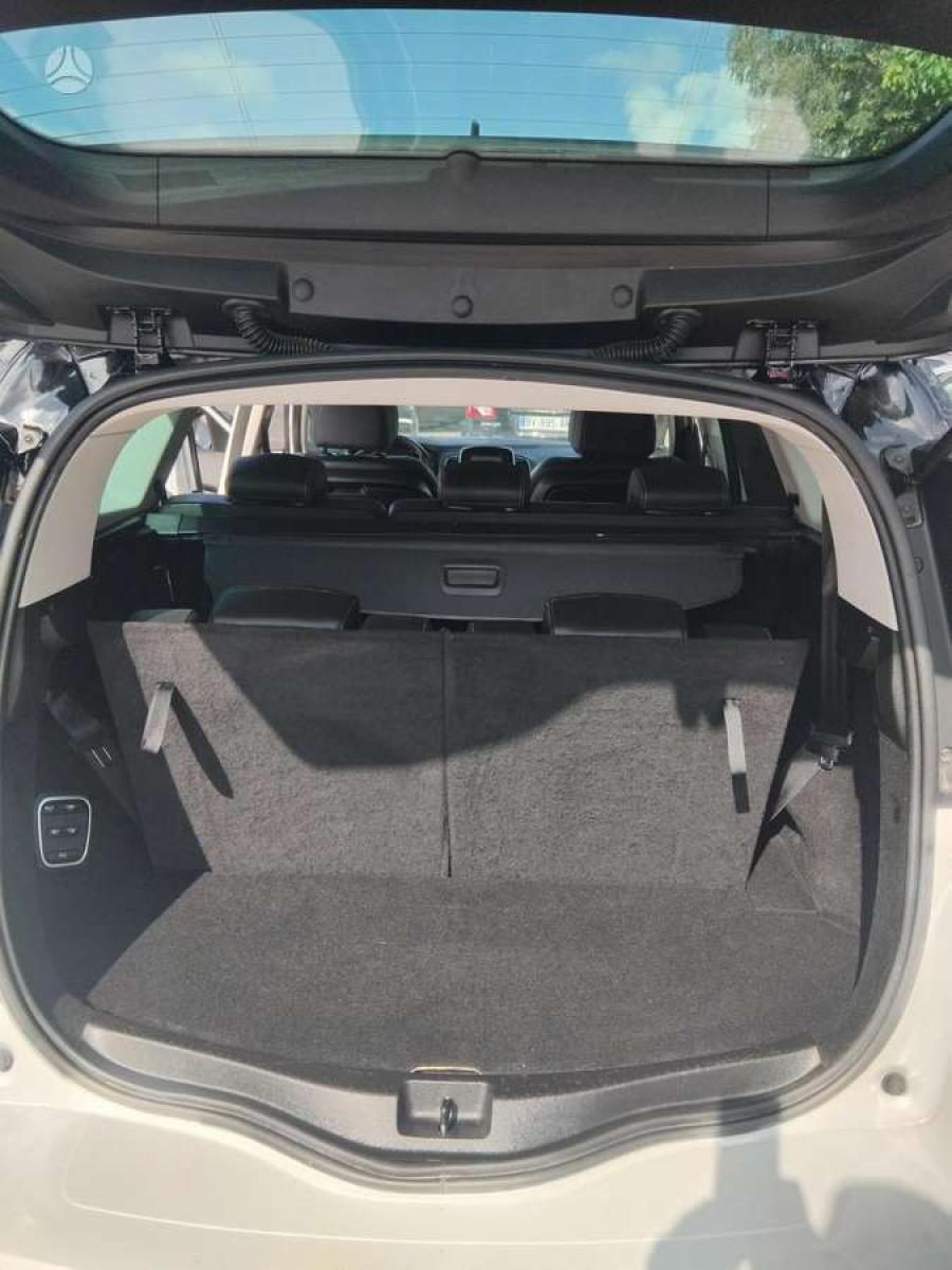 Balts Renault Grand Scenic 2017 Tauragė, ar dzinēja tilpumu 1.60 L un nobraukumu 218 tūkst. km par 7450 €, foto 10 vietnē AUTOMOTO.COM.LV