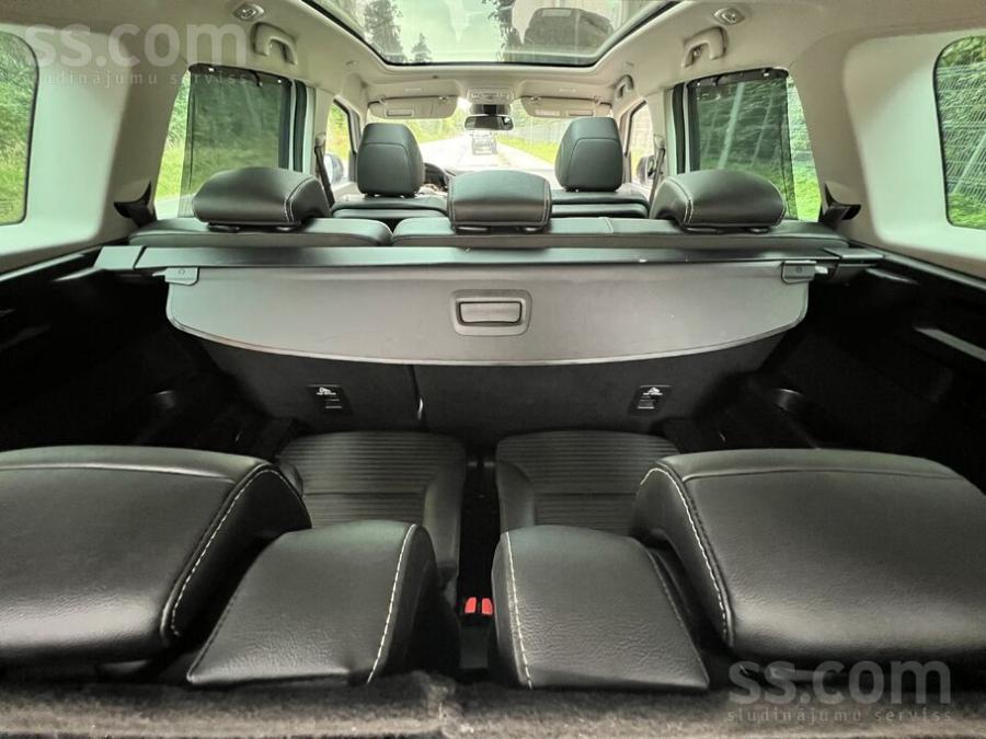 White Renault Grand Scenic 2017 in Riga, with an engine capacity of 1.60 L and mileage of 0 thousand km for 8990 €, photo 24 on AUTOMOTO.COM.LV