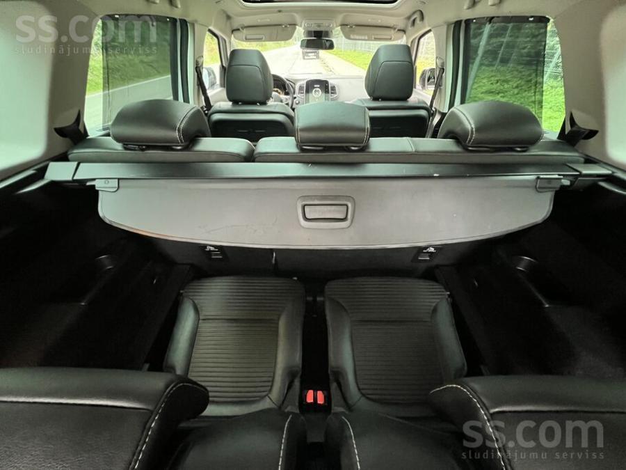 White Renault Grand Scenic 2017 in Riga, with an engine capacity of 1.60 L and mileage of 0 thousand km for 8990 €, photo 26 on AUTOMOTO.COM.LV
