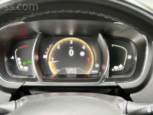 White Renault Grand Scenic 2017 in Riga, with an engine capacity of 1.60 L and mileage of 0 thousand km for 8990 €, photo 53 on AUTOMOTO.COM.LV