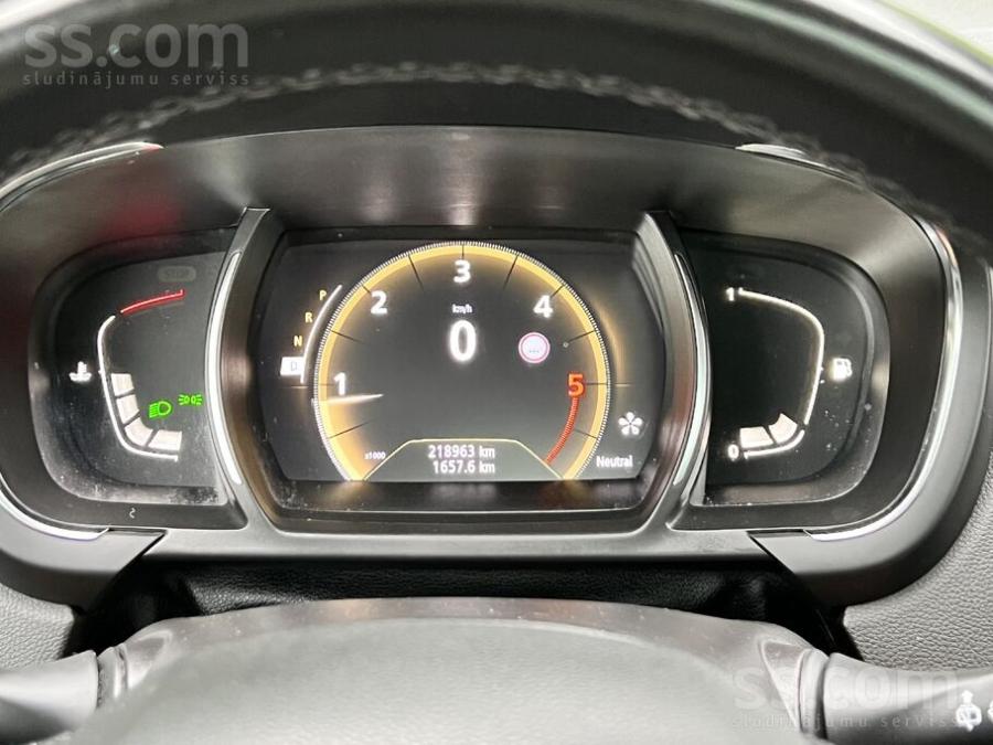 White Renault Grand Scenic 2017 in Riga, with an engine capacity of 1.60 L and mileage of 0 thousand km for 8990 €, photo 53 on AUTOMOTO.COM.LV