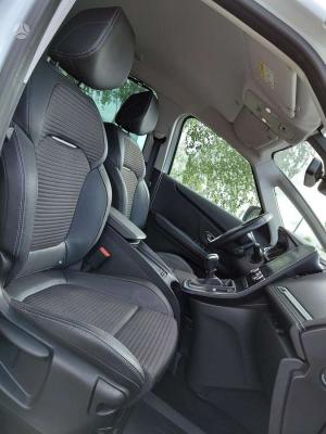 Balts Renault Grand Scenic 2017 Vilkaviškis, ar dzinēja tilpumu 1.20 L un nobraukumu 166 tūkst. km par 8600 €, foto 24 vietnē AUTOMOTO.COM.LV
