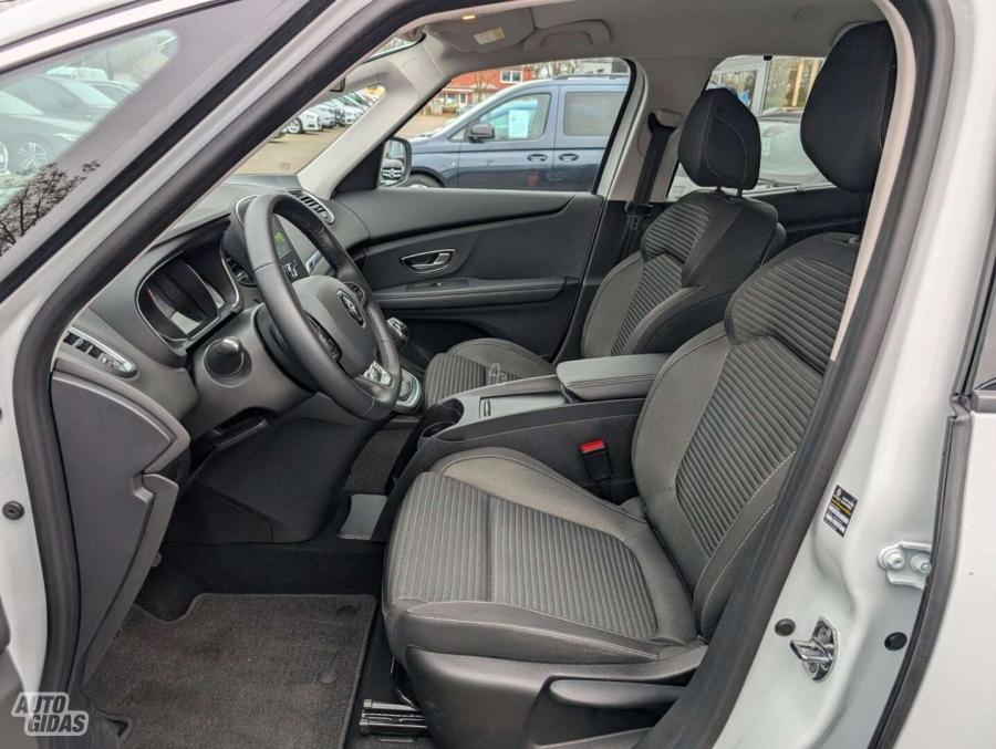 White Renault Grand Scenic 2019 in Kaunas, with an engine capacity of 1.70 L and mileage of 25 thousand km for 22694 €, photo 7 on AUTOMOTO.COM.LV