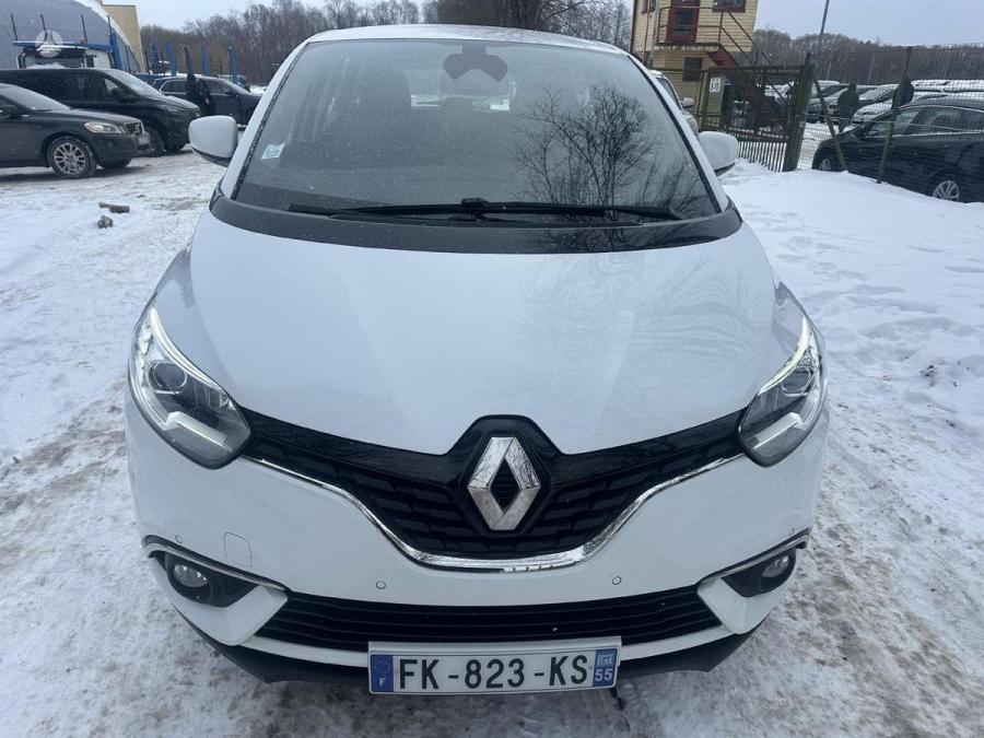 White Renault Grand Scenic 2019 in Taurage, with an engine capacity of 1.75 L and mileage of 232 thousand km for 7700 €, photo 2 on AUTOMOTO.COM.LV