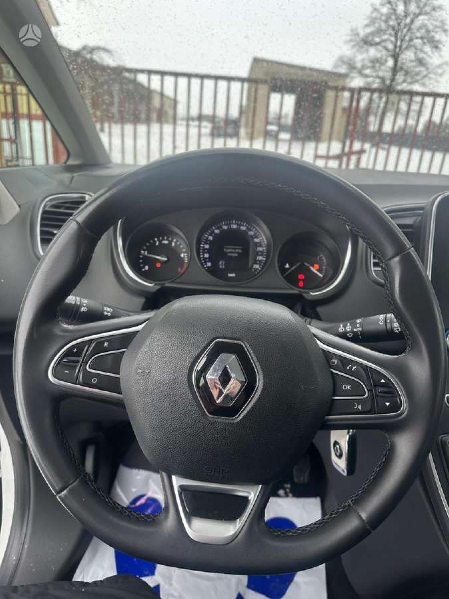 White Renault Grand Scenic 2019 in Taurage, with an engine capacity of 1.75 L and mileage of 232 thousand km for 7700 €, photo 13 on AUTOMOTO.COM.LV