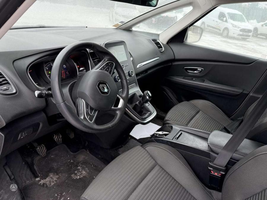 White Renault Grand Scenic 2019 in Kaunas, with an engine capacity of 1.75 L and mileage of 231 thousand km for 7500 €, photo 5 on AUTOMOTO.COM.LV