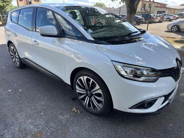 White Renault Grand Scenic 2019 in Taurage, with an engine capacity of 1.75 L and mileage of 234 thousand km for 7200 €, photo 3 on AUTOMOTO.COM.LV