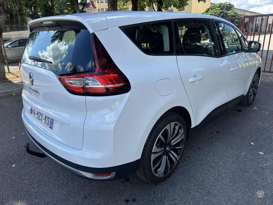 White Renault Grand Scenic 2019 in Taurage, with an engine capacity of 1.75 L and mileage of 234 thousand km for 7200 €, photo 6 on AUTOMOTO.COM.LV