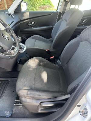 White Renault Grand Scenic 2019 in Taurage, with an engine capacity of 1.75 L and mileage of 234 thousand km for 7200 €, photo 11 on AUTOMOTO.COM.LV