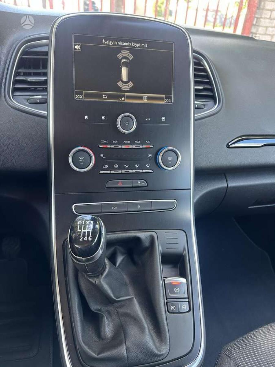White Renault Grand Scenic 2019 in Taurage, with an engine capacity of 1.75 L and mileage of 234 thousand km for 7200 €, photo 14 on AUTOMOTO.COM.LV
