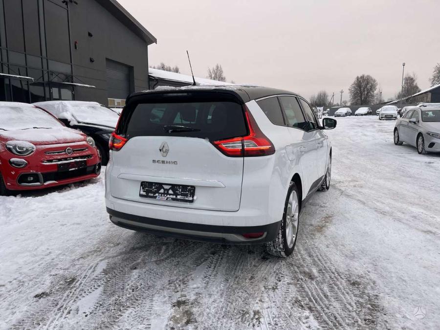 White Renault Grand Scenic 2020 in Taurage, with an engine capacity of 1.70 L and mileage of 215 thousand km for 7700 €, photo 8 on AUTOMOTO.COM.LV