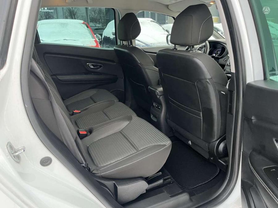 White Renault Grand Scenic 2020 in Taurage, with an engine capacity of 1.70 L and mileage of 215 thousand km for 7700 €, photo 21 on AUTOMOTO.COM.LV