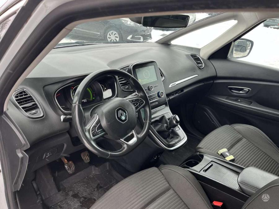Balts Renault Grand Scenic 2020 Tauragė, ar dzinēja tilpumu 1.80 L un nobraukumu 207 tūkst. km par 7200 €, foto 15 vietnē AUTOMOTO.COM.LV